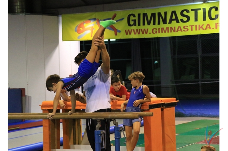 Vratilo i razboj - Gimnastički klub Pobednik, Beograd