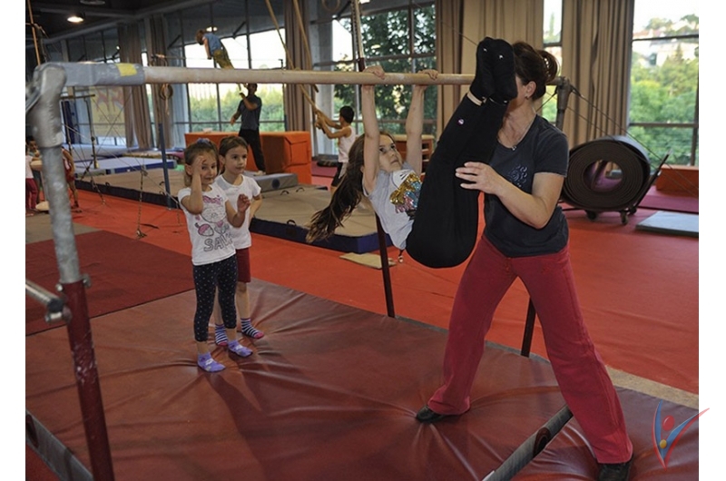 Zanimljive vežbe na dvovisinskom razboju